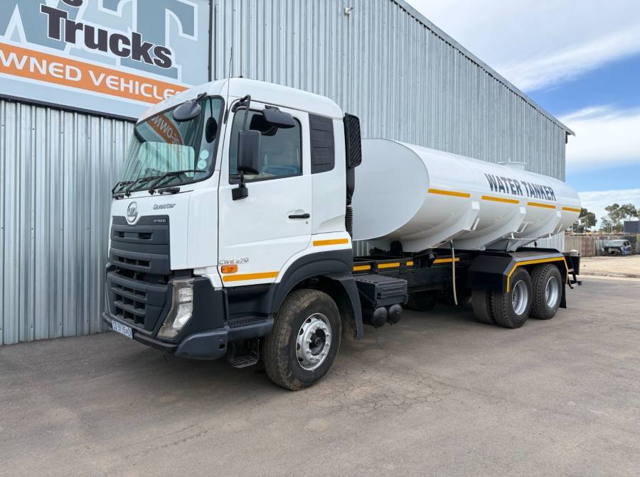 Nissan UD CWE370 6x4 Drive Water Tanker Truck for sale