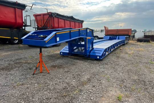 Other Superior Lowbed Trailer for sale in South Africa on Truck Search