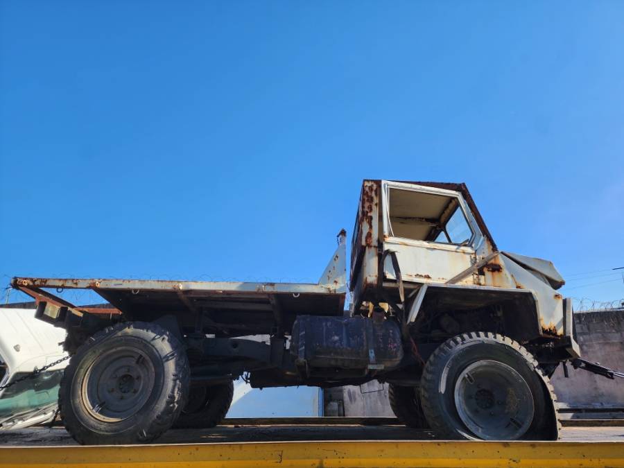 Used Mercedes Benz ADE 352 non turbo 4x4 Drive Chassis Cab Truck for sale
