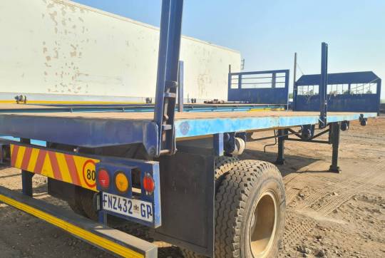 Henred Flat Deck Trailer for sale