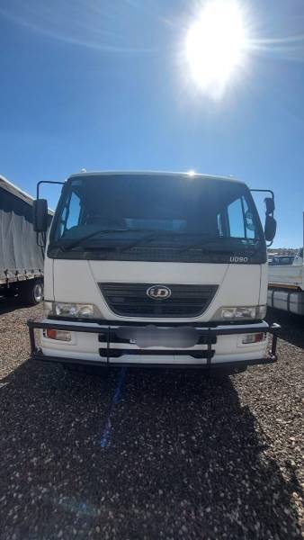 UD 90 13 Cube Refuse Compactor Rigid Rigid Waste Compactor Truck for sale